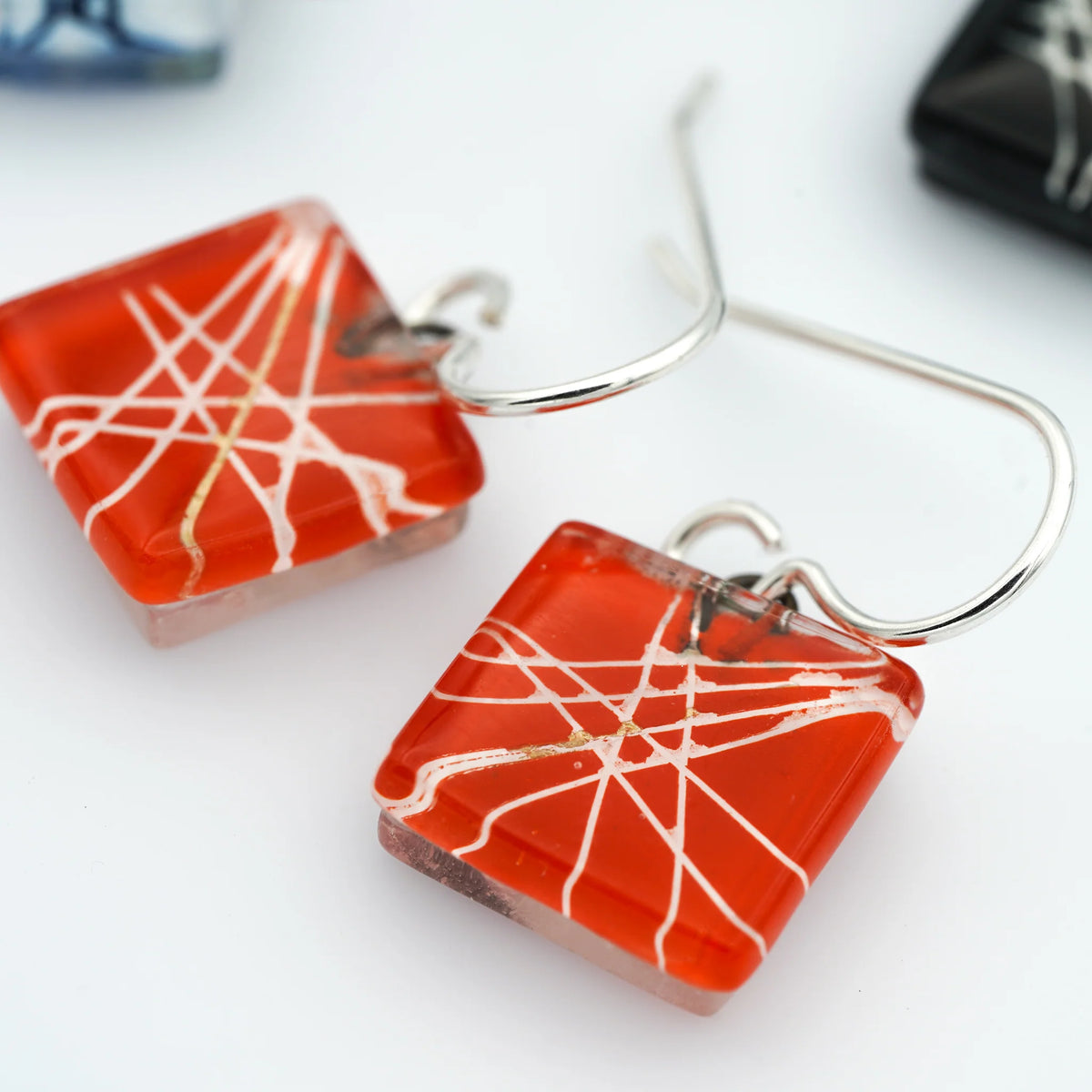 Criss-Cross Square Earrings in Red and White – PINCH